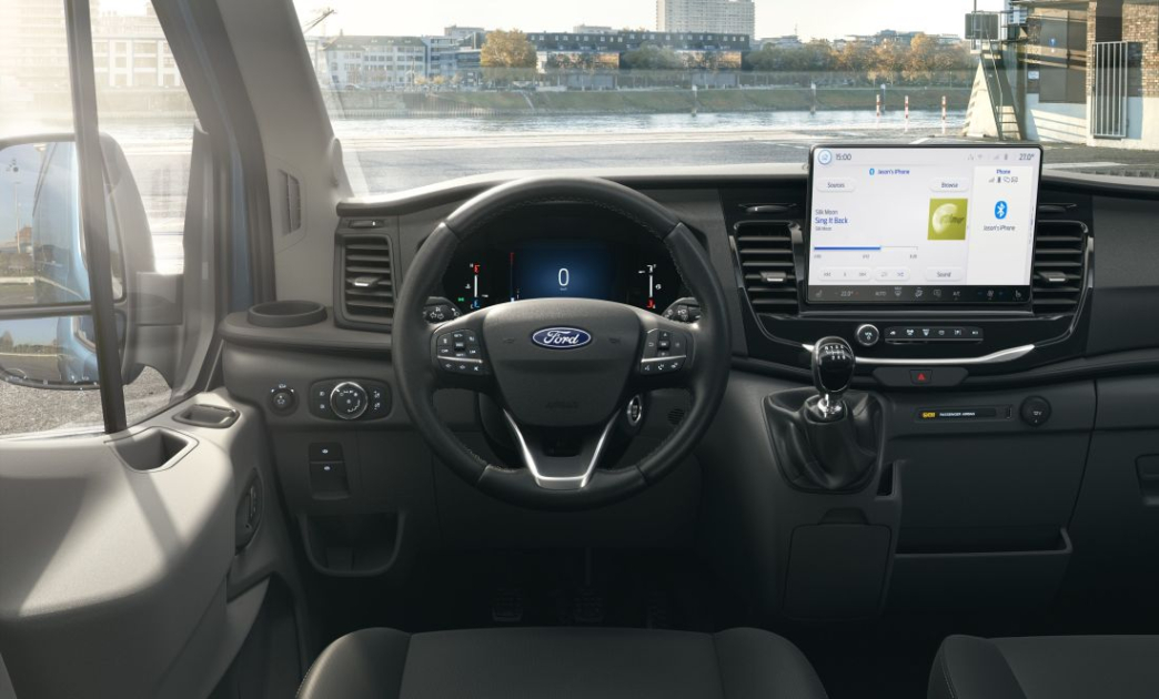 Ford Transit má za sebou facelift. Dostal nový automat i vylepšený ...